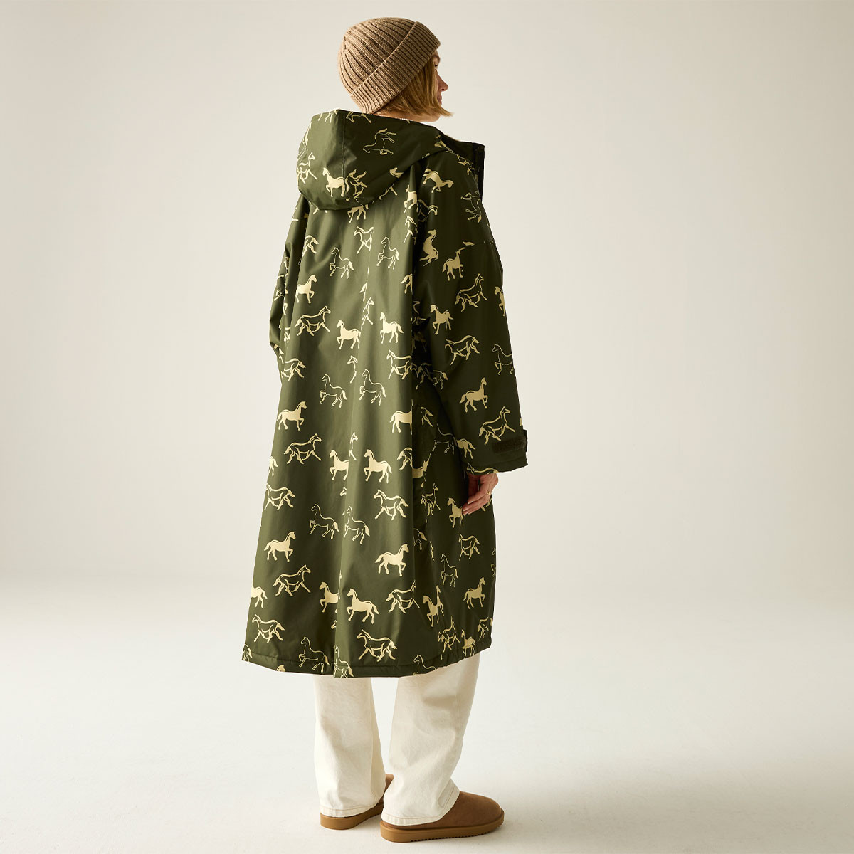 Regatta Adults Unisex Waterproof Changing Robe - Dark Khaki Horses ...