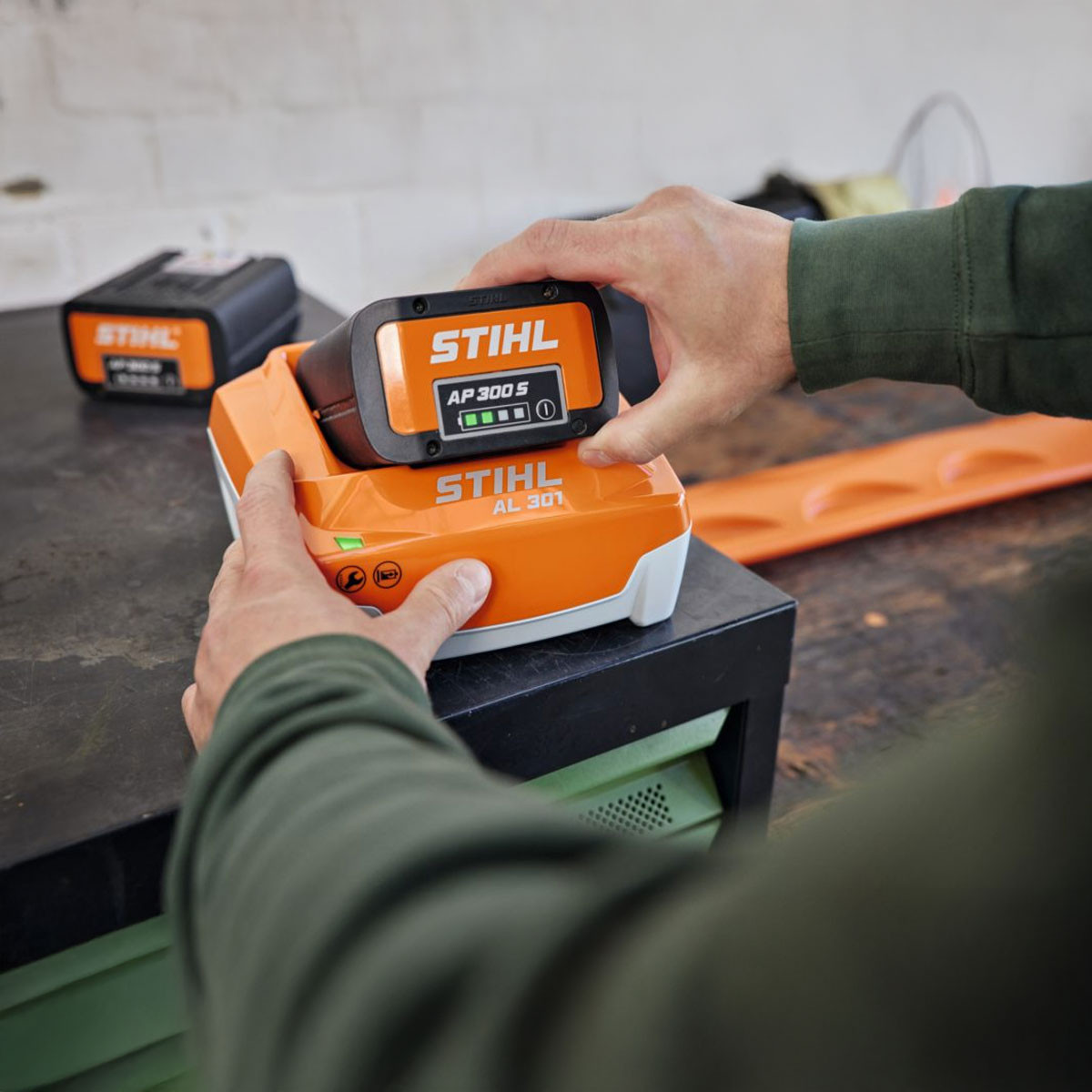 Stihl AL 301 Quick Battery Charger for AP Battery System | Charlies