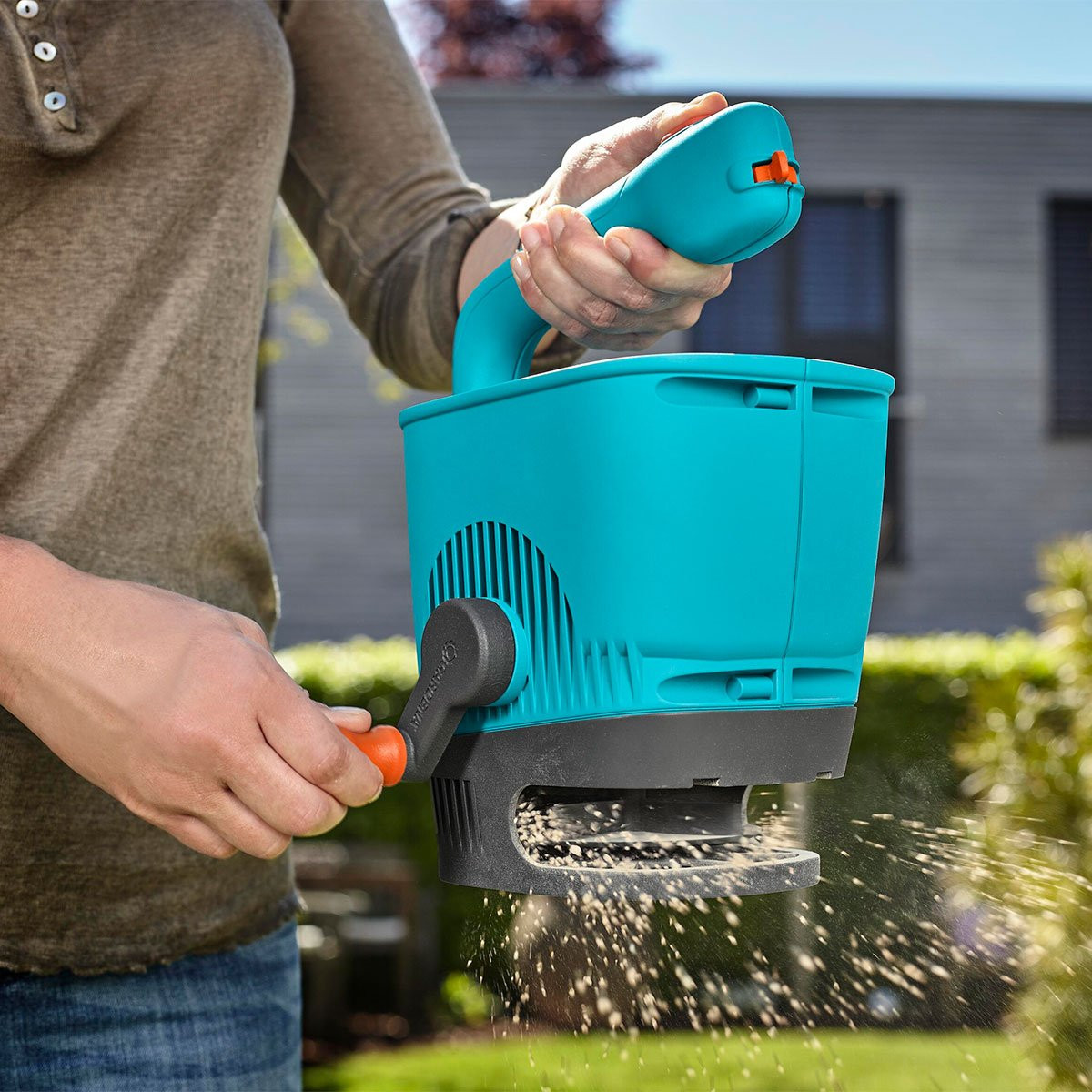 Gardena Hand-Held Spreader