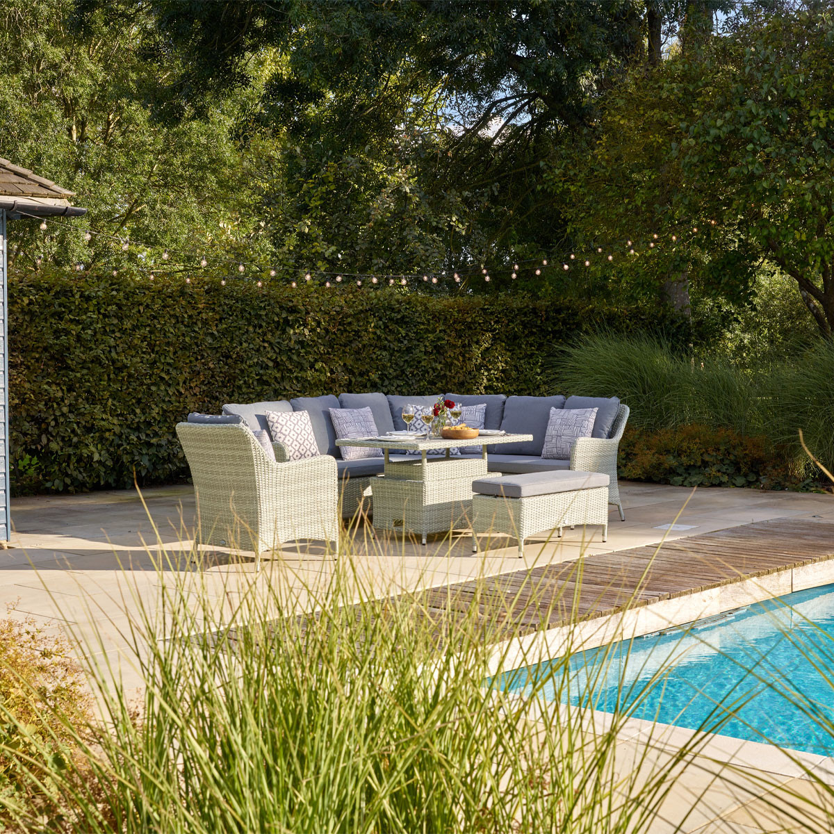 Bramblecrest Tetbury 8 Seater Corner Dining Garden Furniture Set with ...