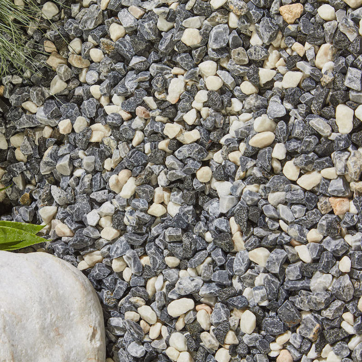 Altico 12mm - 25mm Alpine Black Stone Chippings Bulk Bag - 800kg | Charlies