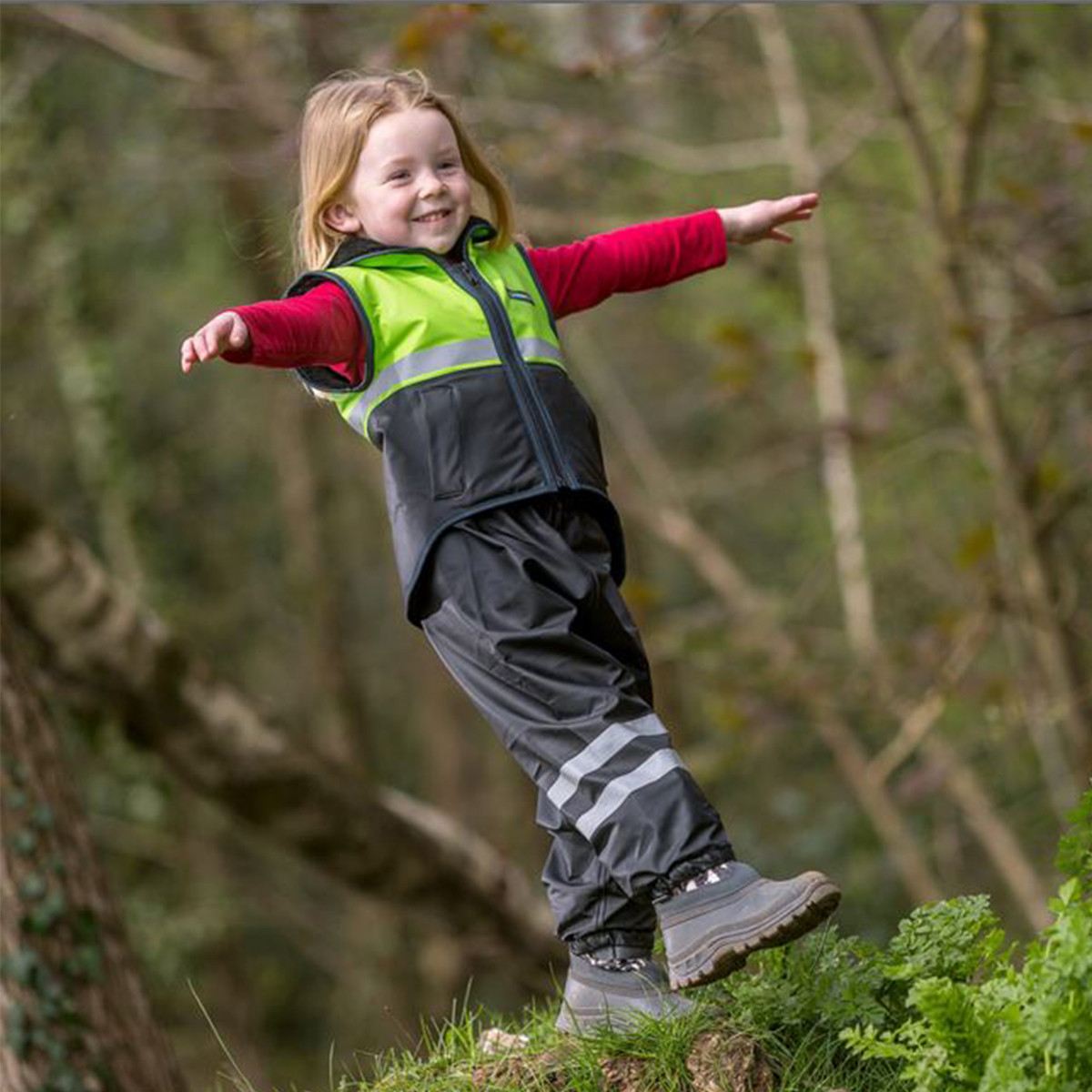Kaiwaka Children's Trekz Gilet - Green/Black | Charlies