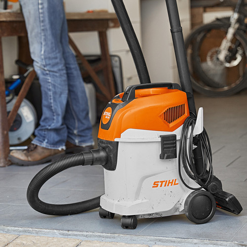 Stihl SE33 Wet & Dry Vacuum Cleaner | Charlies