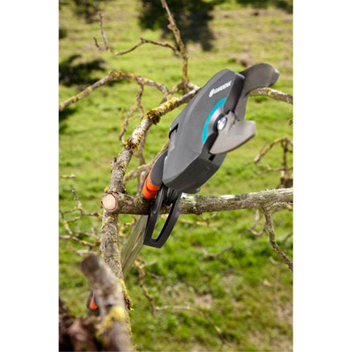 Gardena Tree and Pruning Lopper Telescopic StarCut 410 plus | Charlies