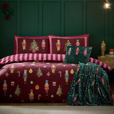 Catherine Lansfield Nutcracker Stripe Reversible Christmas Bedding Set ...