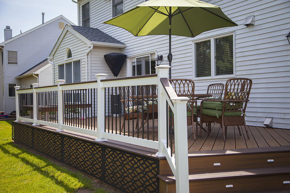 Finyl Line ~ Black Round Balusters | DeckExpressions