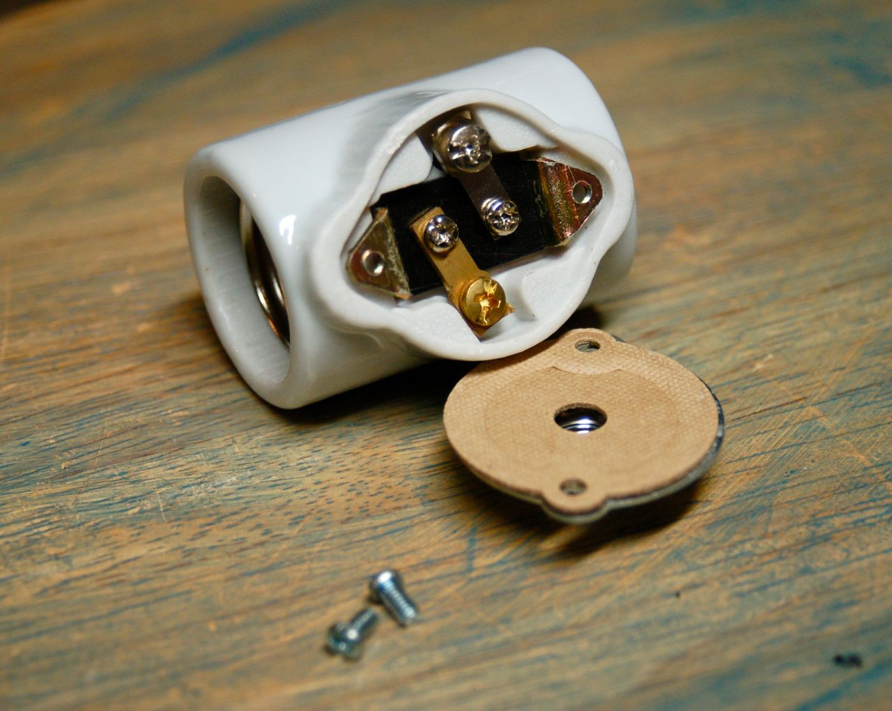 Two Sided Porcelain Light Socket | Double Light Bulb Socket