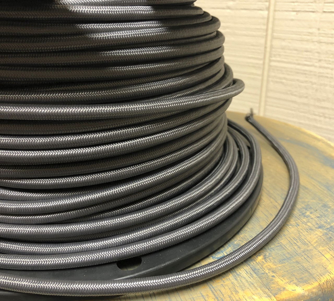 Round 3-Wire Cloth Covered Cord | Round 3-Conductor Wire