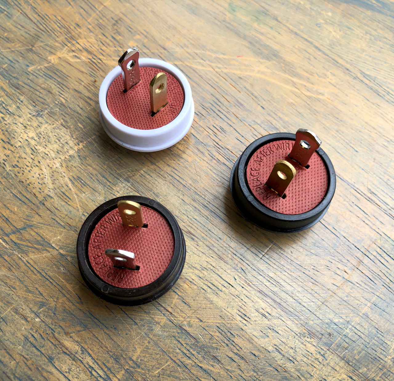 Vintage Bakelite Electrical Plugs | Old Style Electrical Acorn Plug