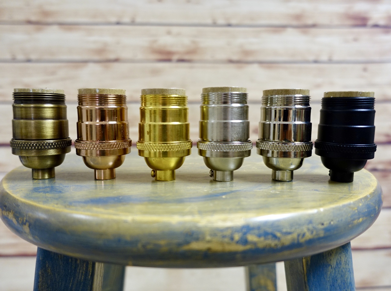 Uno Threaded Light Socket | Solid Brass Keyless Light Socket