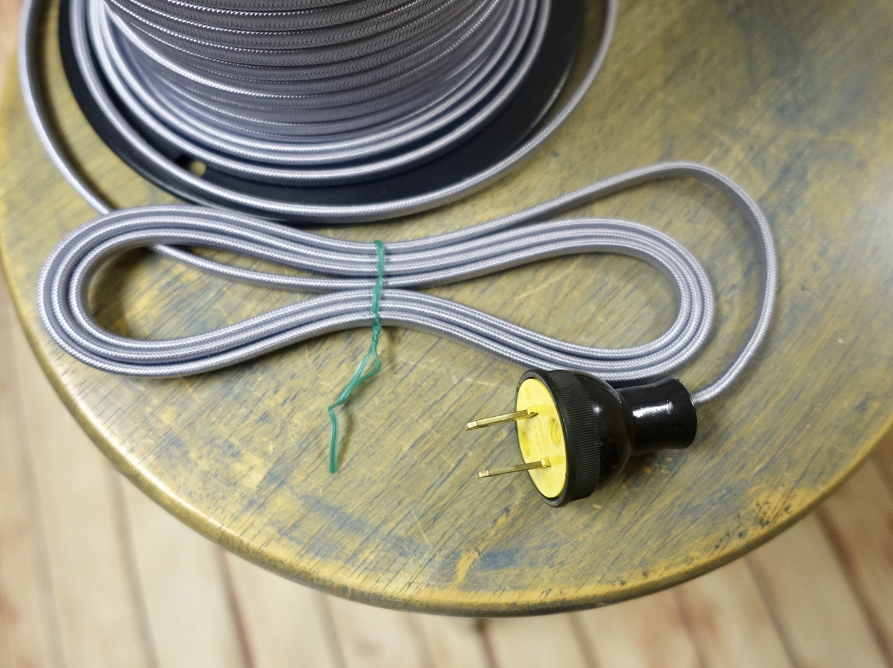 Silver Parallel (Flat) Cloth Covered Wire, Rayon - PER FOOT - Snake ...