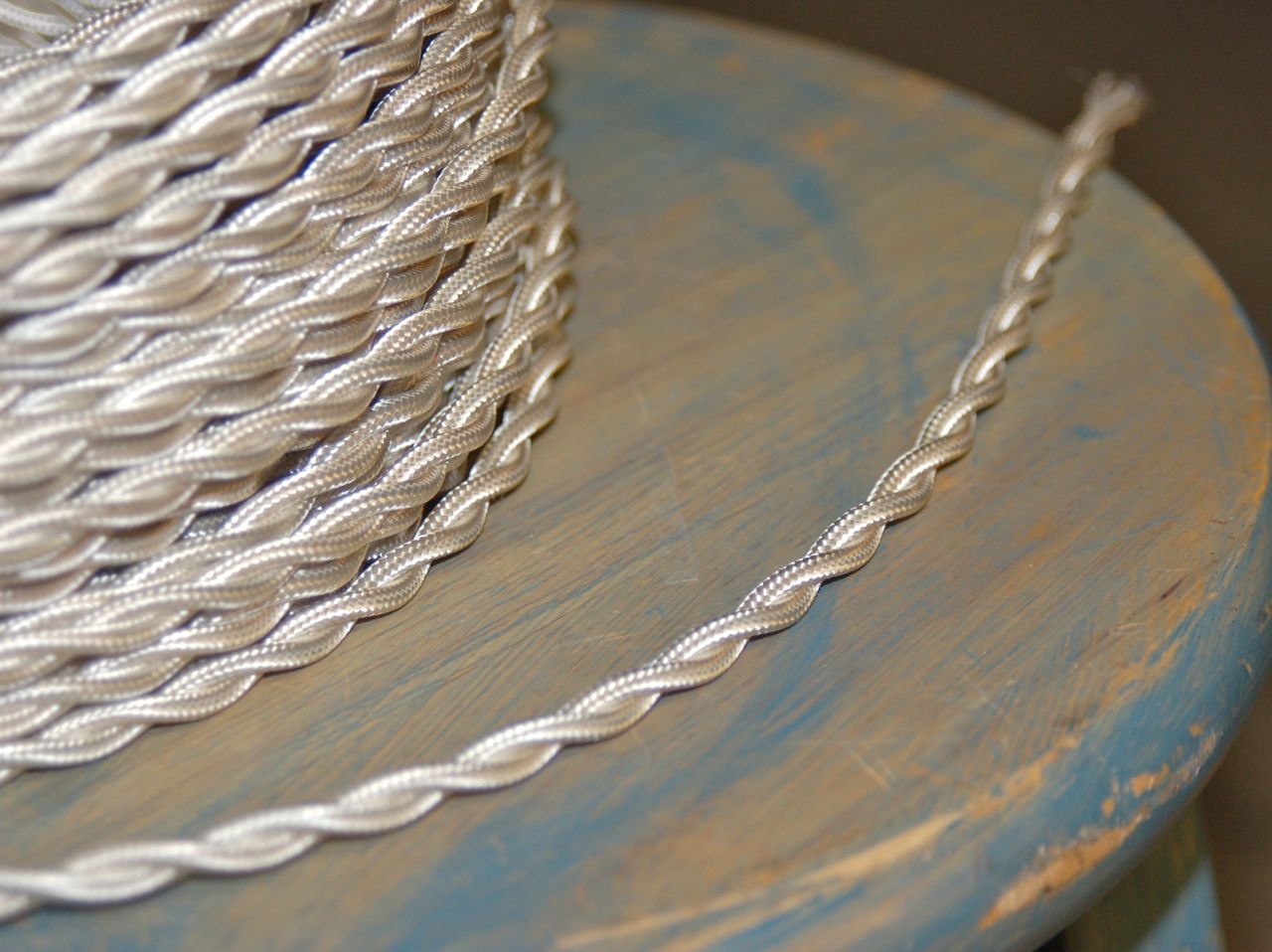 White Ivory Twisted Cloth Covered Wire, Rayon - PER FOOT - Snake Head ...