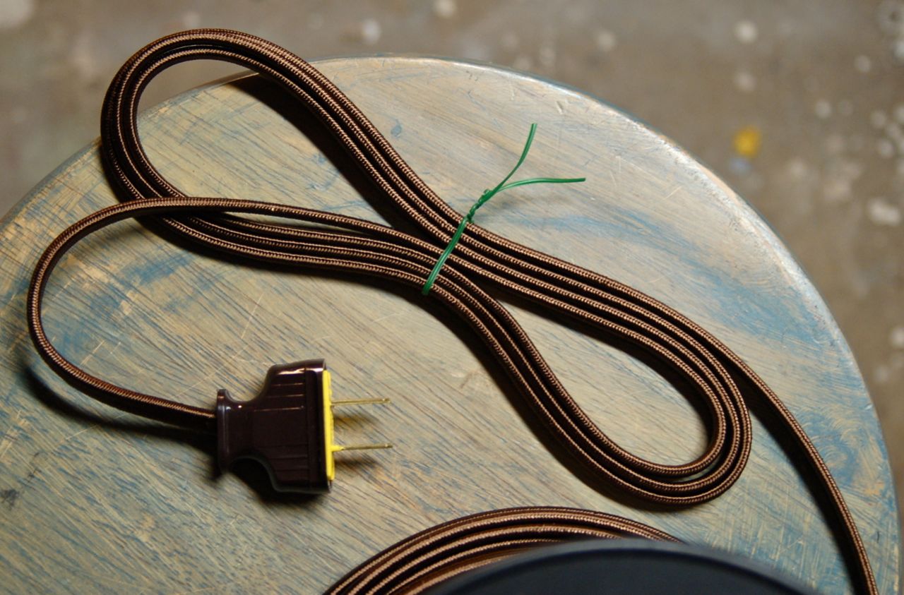 8' Flat 2-Wire Cloth Covered Cord with Plug Attached - Snake Head Vintage