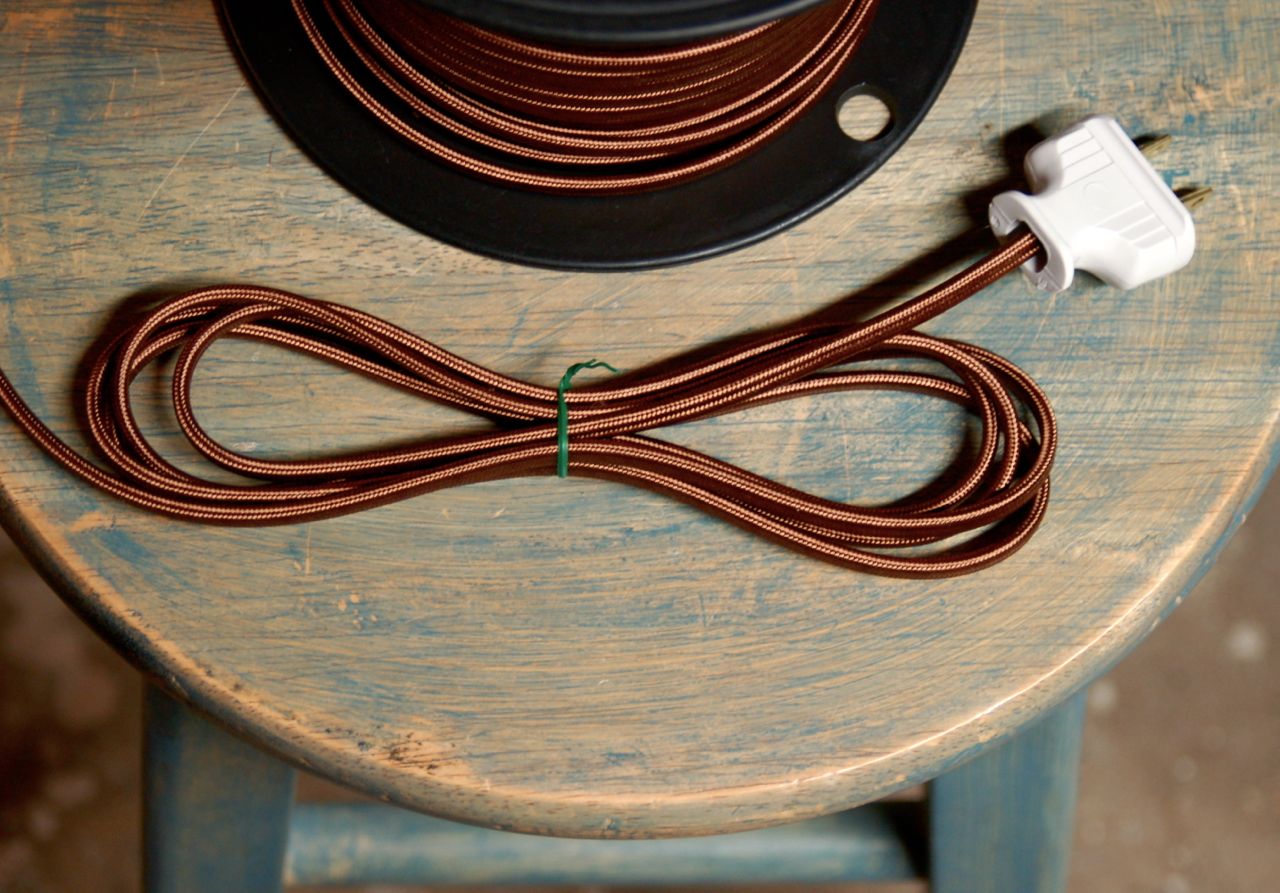 8' Flat 2-Wire Cloth Covered Cord with Plug Attached - Snake Head Vintage