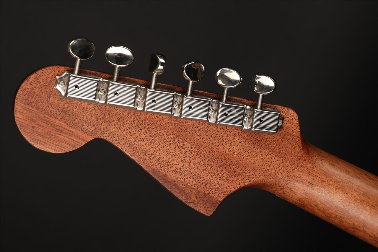 Fender Newporter Classic, Pau Ferro Fingerboard in Aged Cognac Burst ...