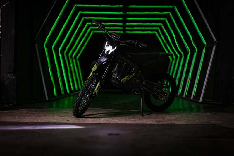 Rawrr 72V Mantis X Black E-Moto - Speed Addicts