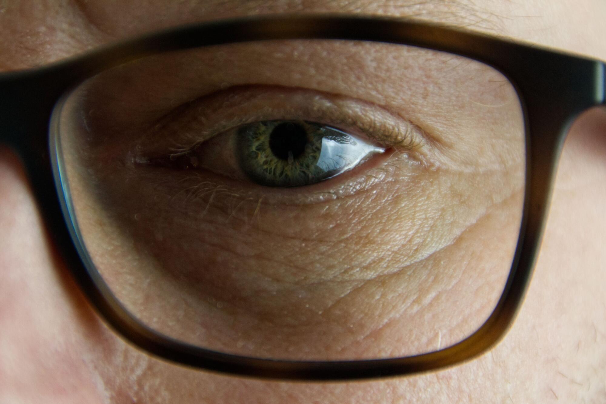 Top Features of the Eyeglass With Hidden Video Camera ...