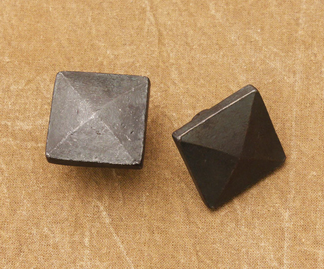 Pyramid cabinet knob