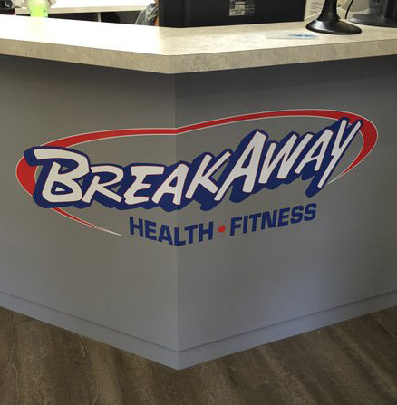 Que Matte Vinyl w/ Permanent Adhesive 42"x 100' (QM-WRMVAD-42)