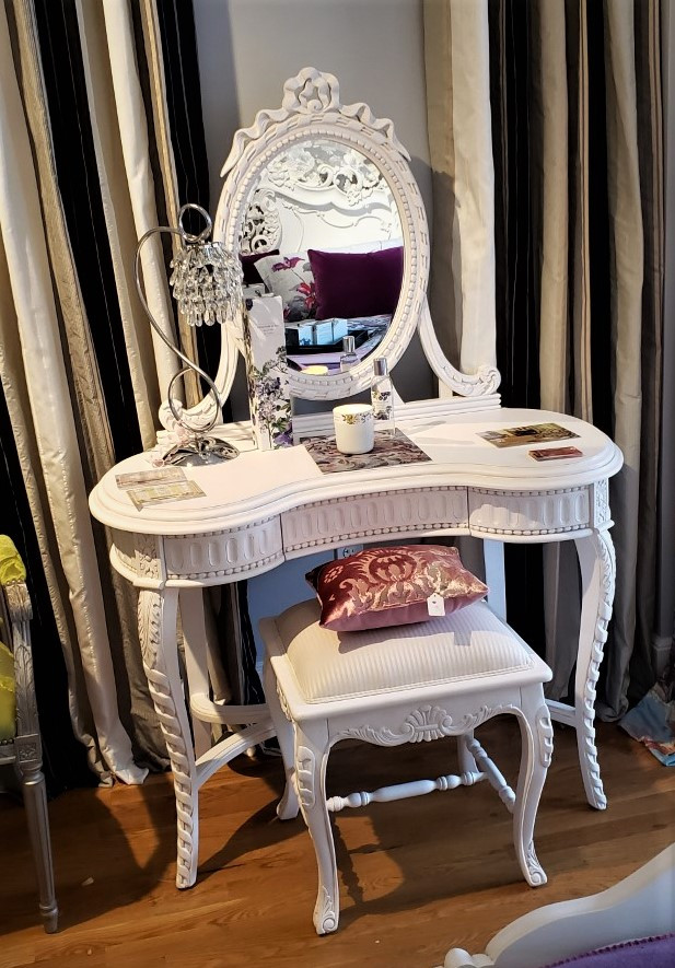 French Provincial Vanity Table, Whitewashed Finish