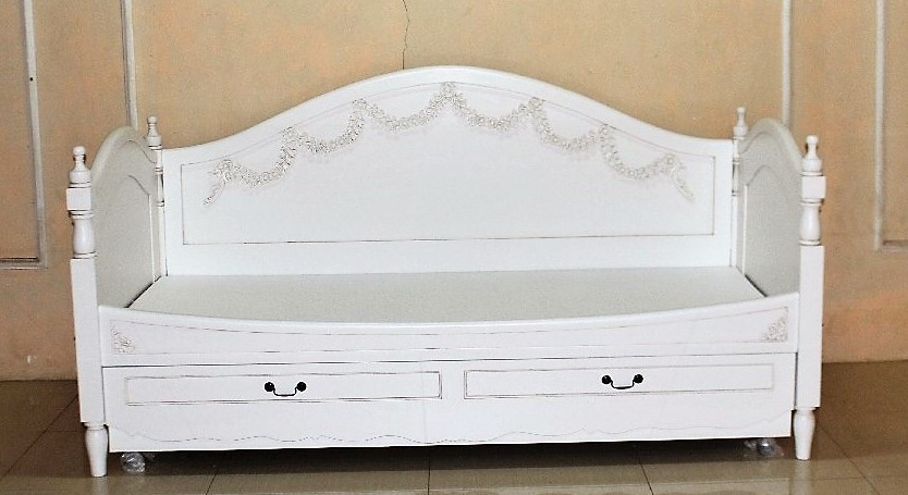 French Daybed With Trundle