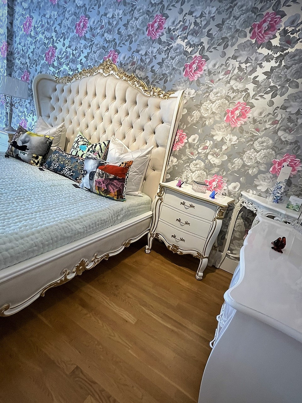 Rococo Bedroom Set Cream and Gold