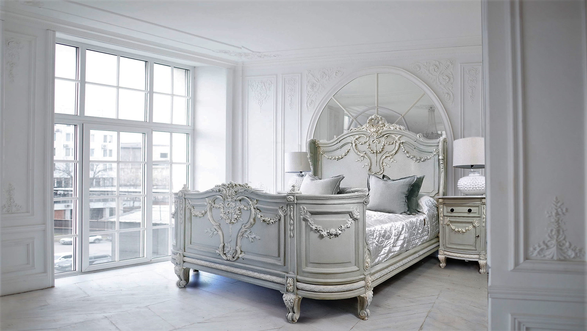 Louis Luxury Bed, Versailles & gold