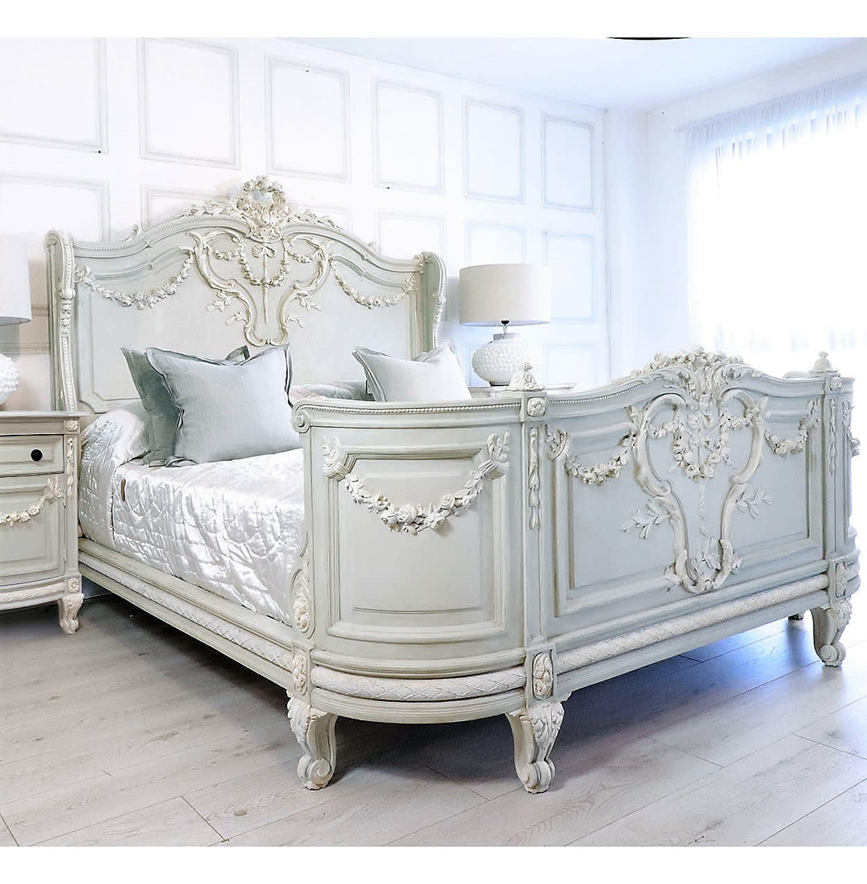 Louis Luxury Bed, Versailles & gold