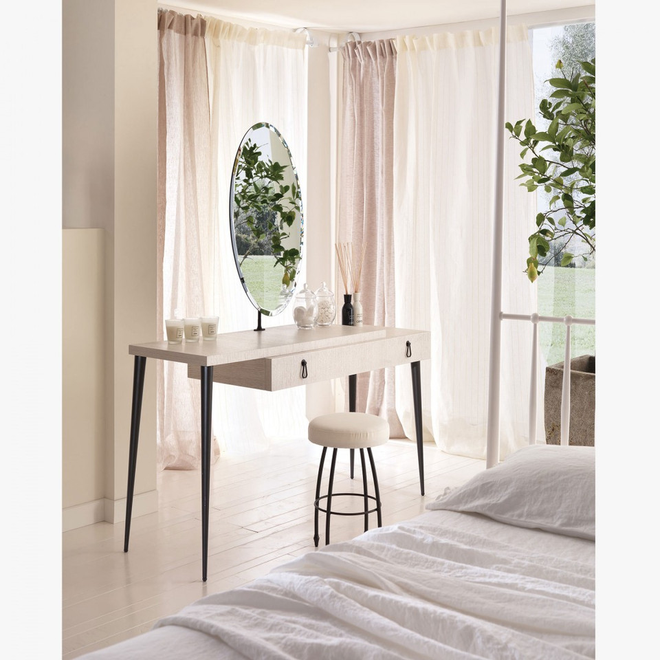 Versailles Triple Mirror Dressing Table