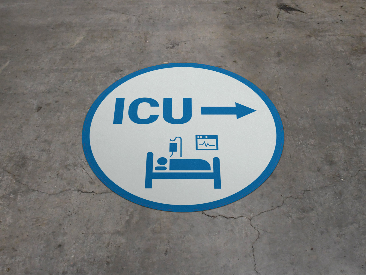 ICU Right Arrow with Icon Circular - Floor Sign