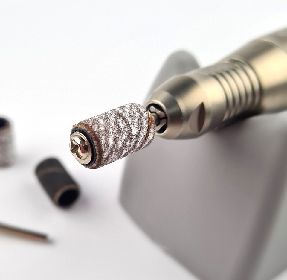 Adjustable Rubber & Steel Mandrel Bit for Sanding Arbor Bands (E-File)