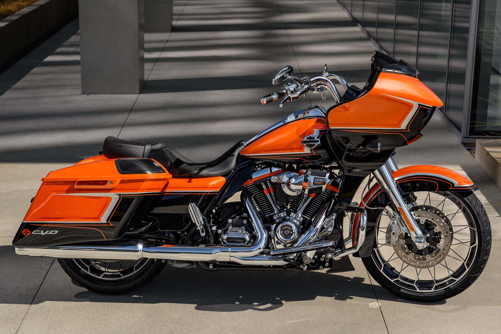 Check Out the All New 2022 Harley Davidson CVO Road Glide (video review ...