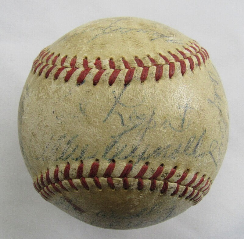 1953 Yankees Team Signed Baseball Mickey Mantle Yogi Berra Billy Martin ...