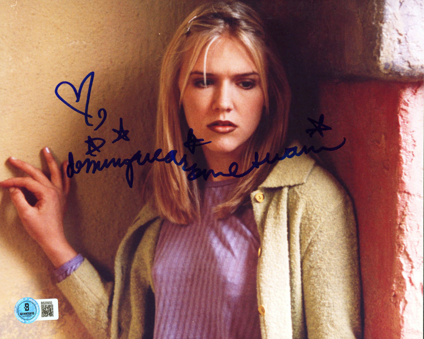 Dominique Swain Lolita Authentic Signed 8x10 Horizontal Photo BAS #BS20933