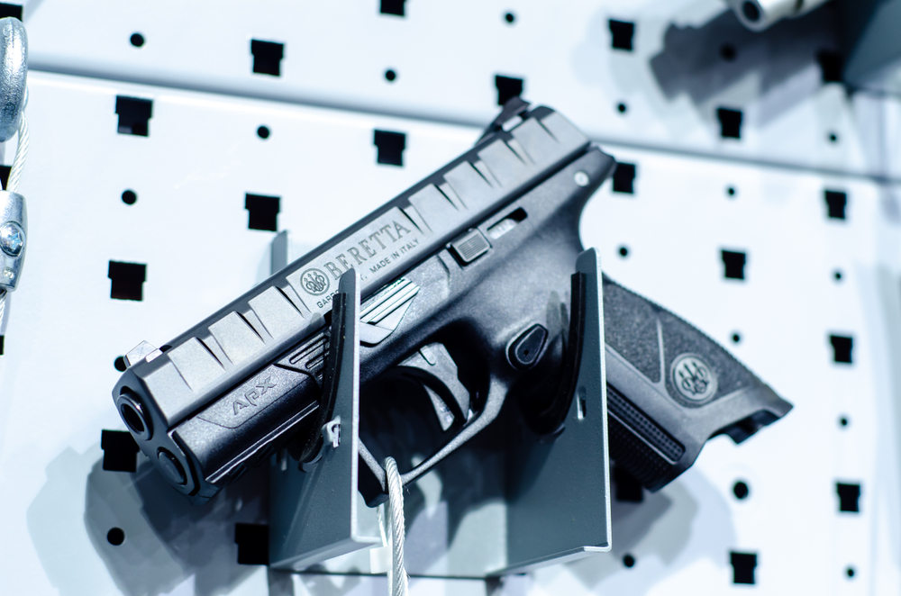 Beretta APX A1 Review: Accuracy, Trigger, 17+1 Capacity, Ambidextrous ...