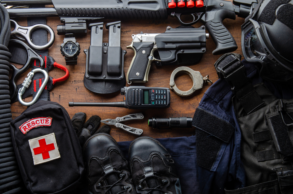 18 Everyday Carry Tactical Gear Essentials for Your Survival Kit ...