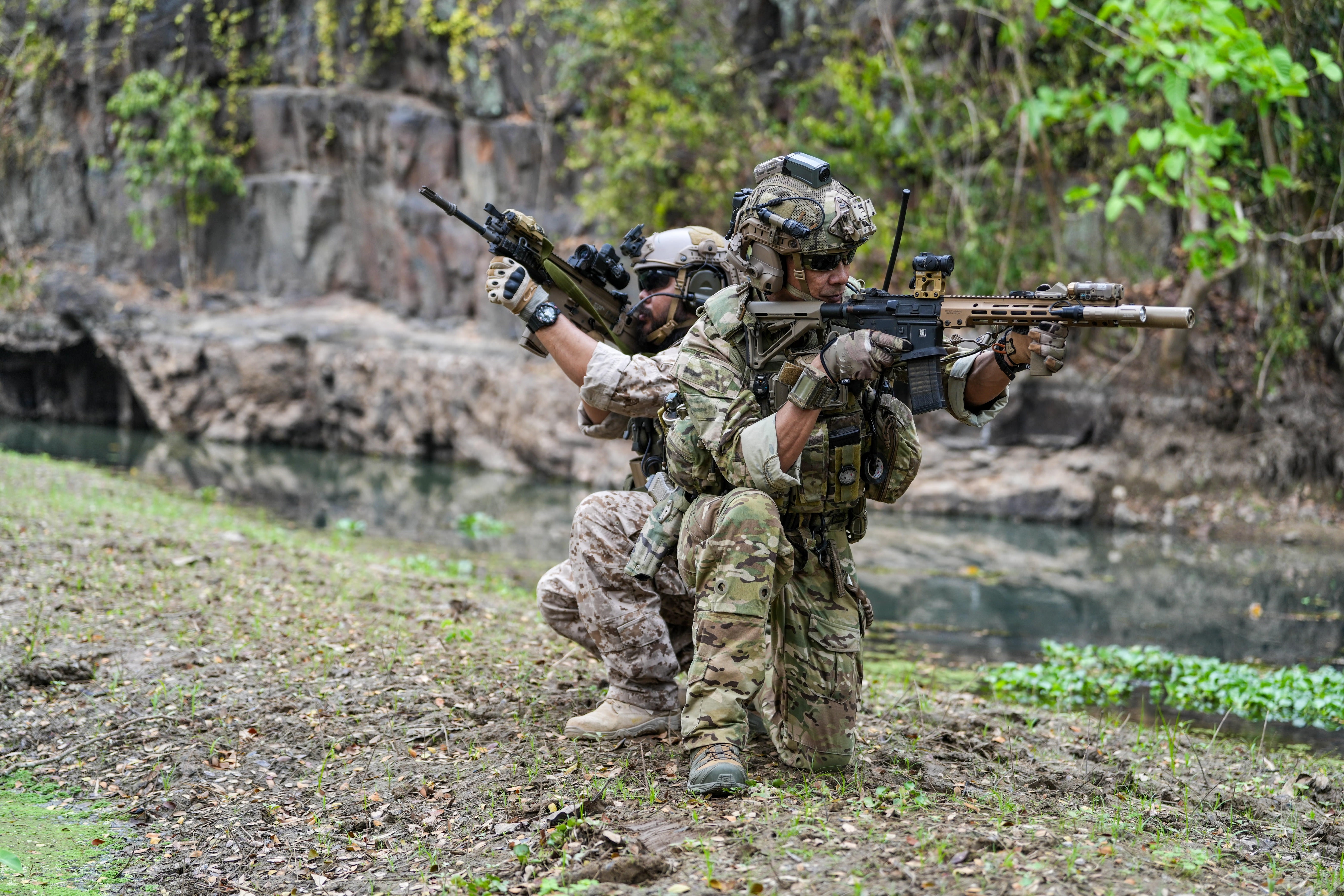 Top 8 Plate Carriers: Expert Reviews and Key Features - ProArmory