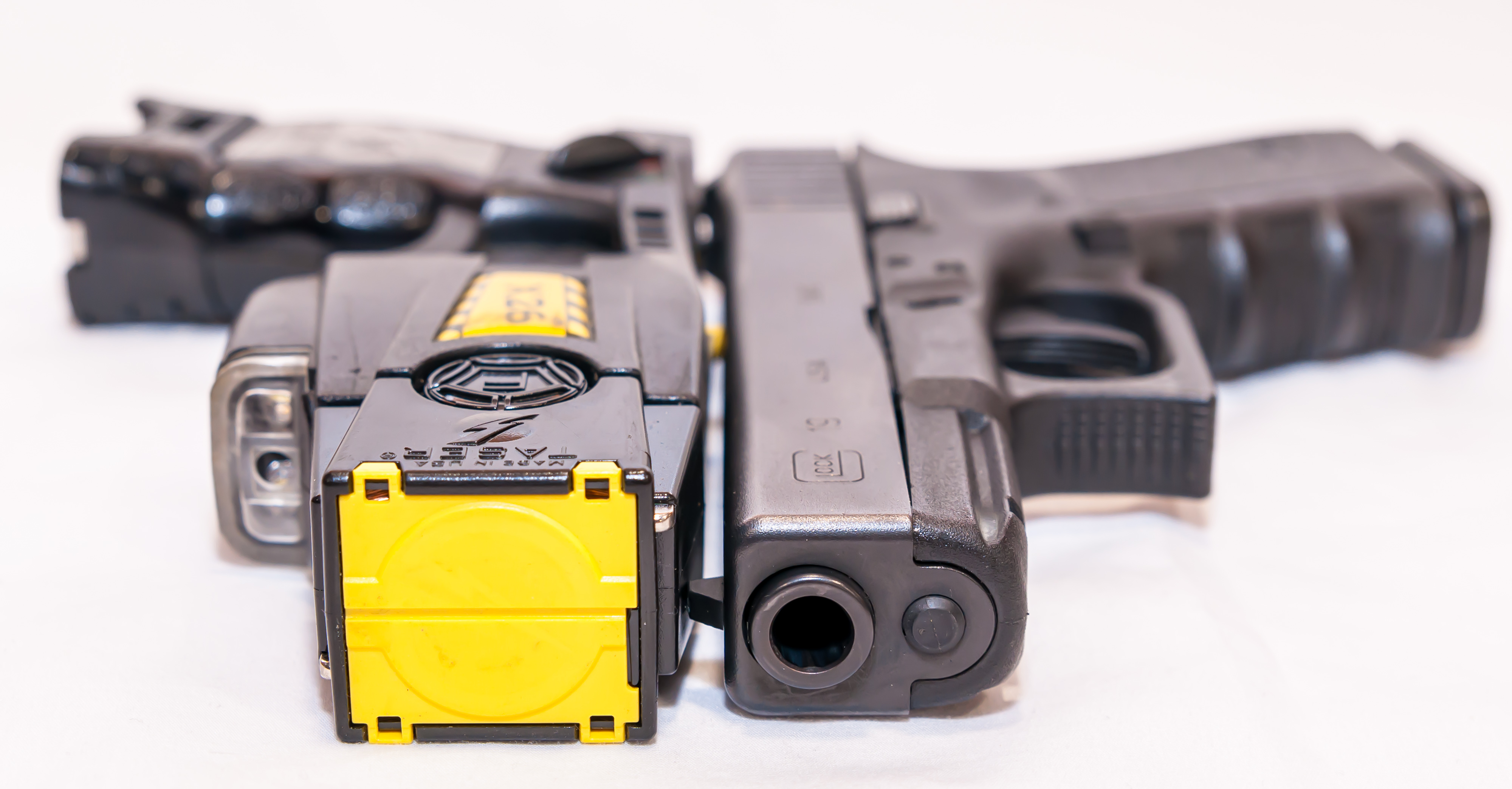 Ultimate Guide to the Best Stun Guns & TASERs for Personal Safety ...
