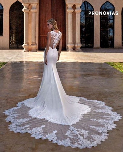 Brunei Crepe Mermaid Wedding Gown With Lace Train By Pronovias