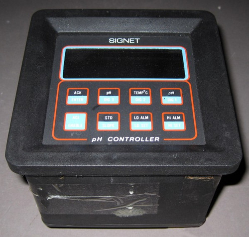P71040-3 - pH Controller (Signet) - Discounted - Electro Store