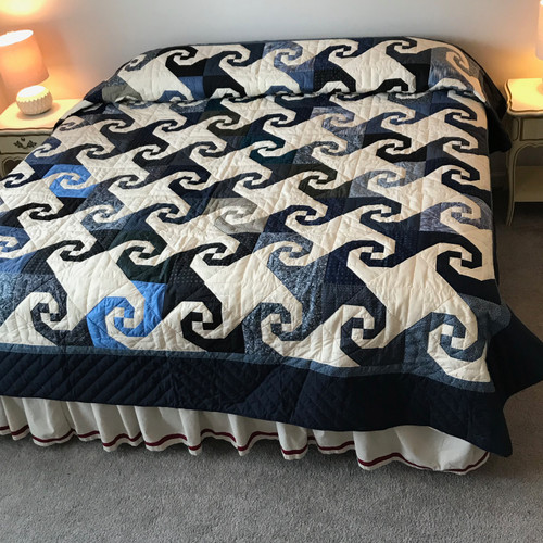 Snail Trail Patchwork Amish Quilt 101x114 - AmishQuilter