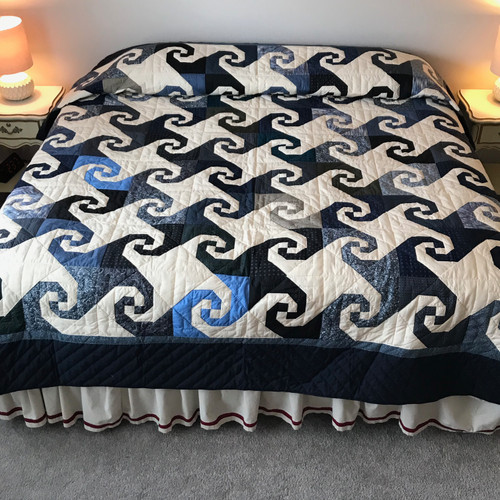 Snail Trail Patchwork Amish Quilt 101x114 - AmishQuilter