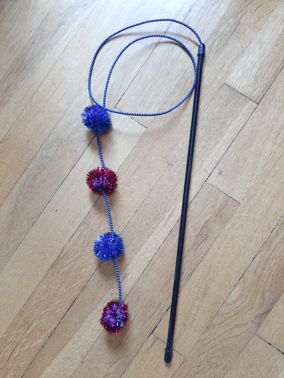 4 Pom Pom Sparkle Ball Cat Wand