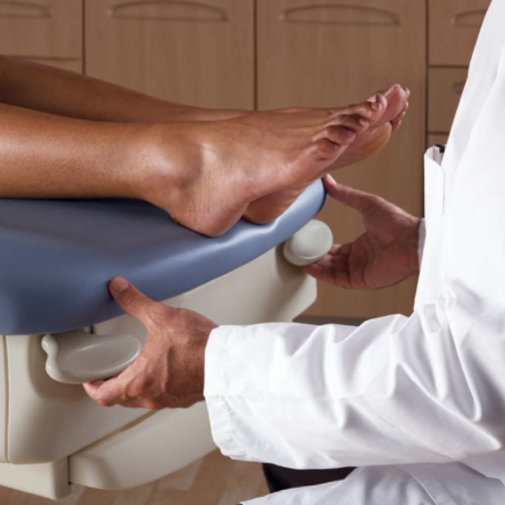 Refurbished Midmark 647 Barrier-Free Podiatry Chair | Cevi Med