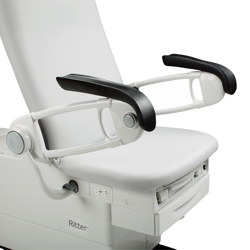 Midmark 225 Barrier-Free Exam Table | Medical Tables | Cevi Med