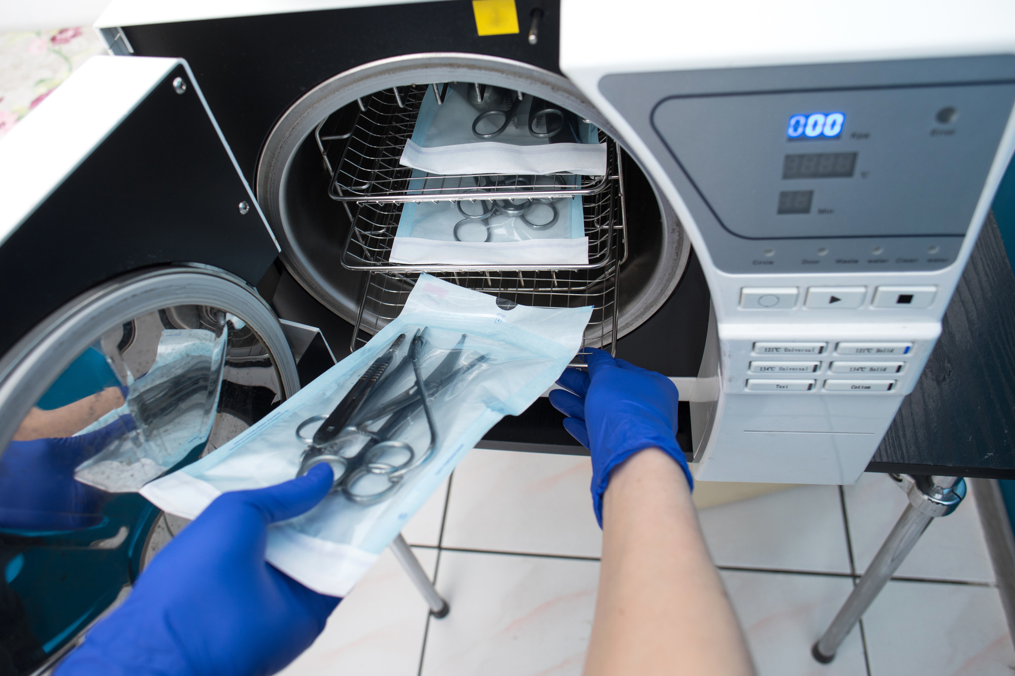 How to Find the Best Laboratory Autoclave to Keep Your Equipment ...