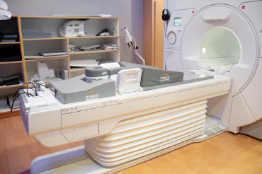 MRI Breast Positioning System
