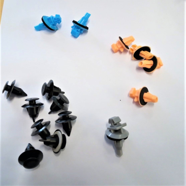 Toyota Prado 120 series compatible Rear Guard Flare Moulding Clip kit