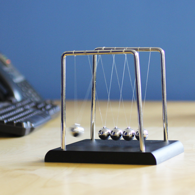 Newton's Cradle Science Model (Supersize) | Office Gift - version 1