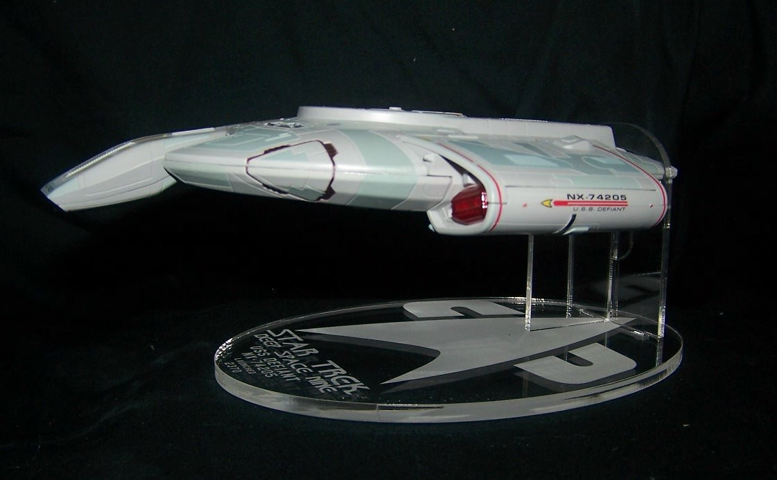 XL USS Defiant